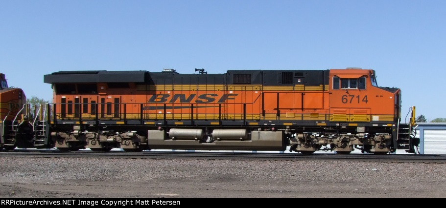 BNSF 6714